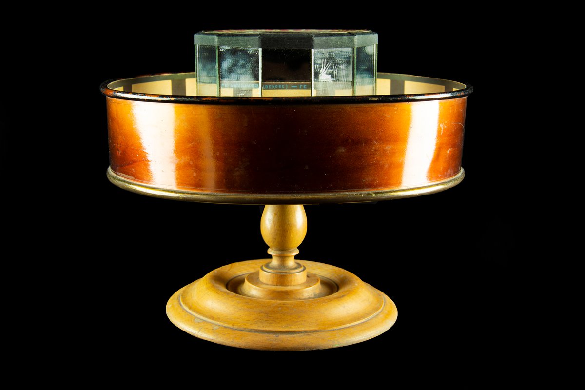 Praxinoscope with wooden base | ACMI collection | ACMI: Your museum of ...