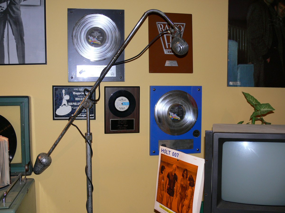 Dynacard microphone | ACMI collection | ACMI: Your museum of screen culture